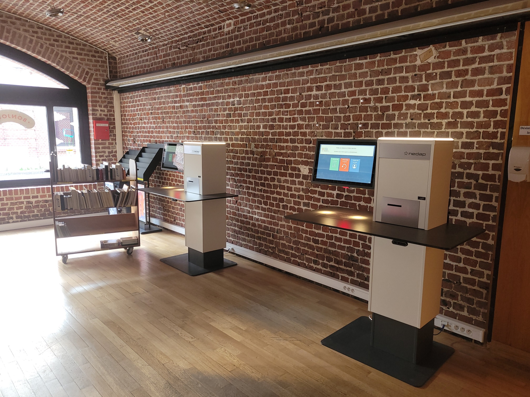 Automates en libre service, lecteurs RFID, tablettes : Nedap dévoile ...